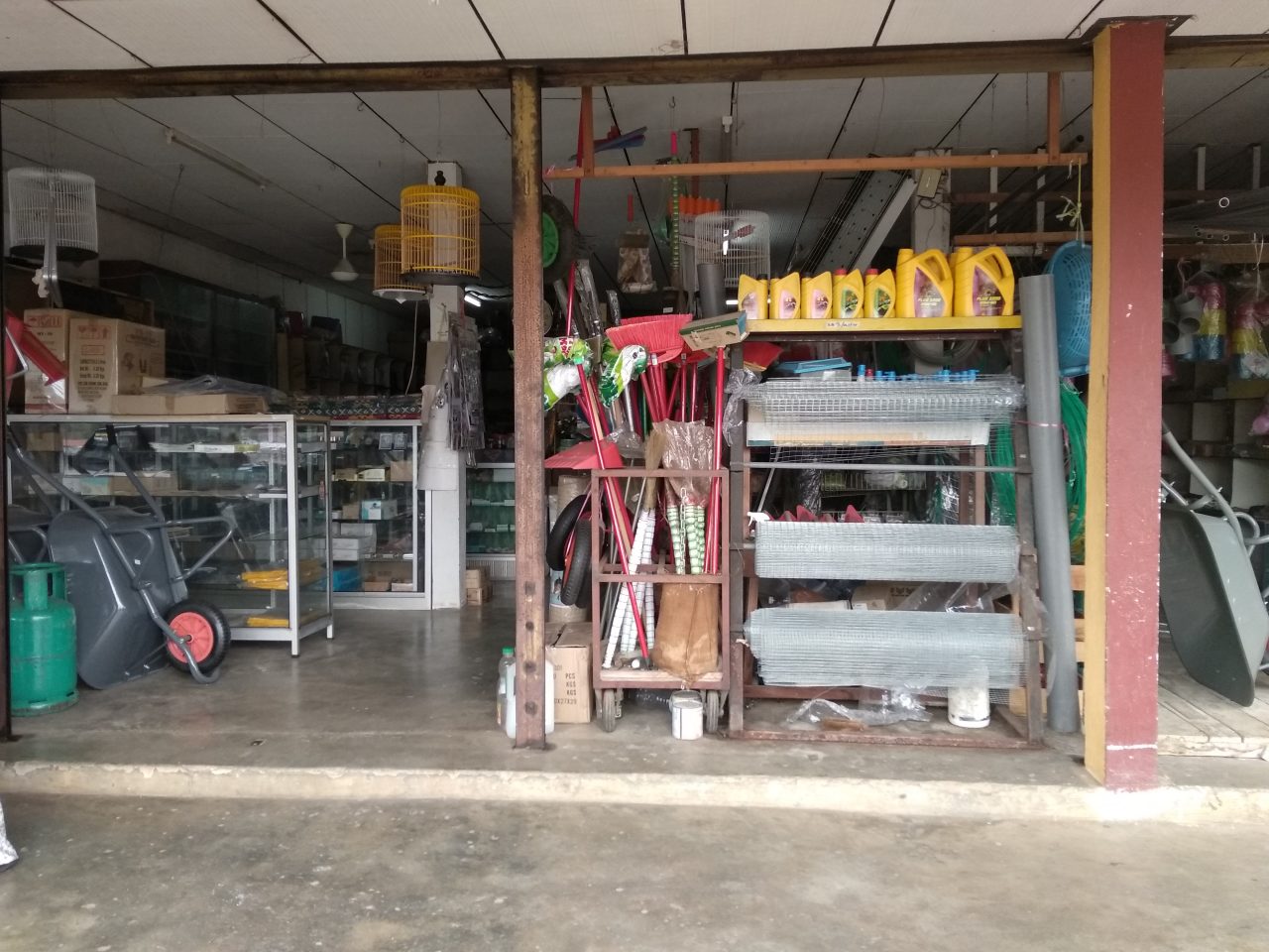 KEDAI HARDWARE AB AZIZ