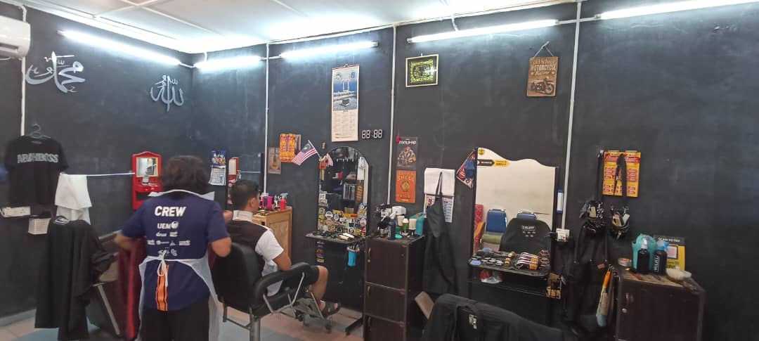 KEDAI GUNTING RAMBUT KAWAN